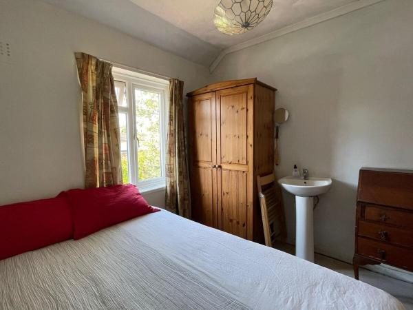 Cozy Bedroom - Woolwich