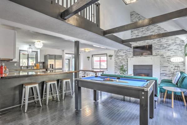 Modern 4 Bedroom Home With Sauna And Game Room In Gated Lake Community - Tannersville, PA