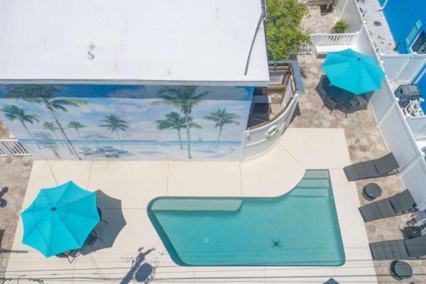 Lulu's Key House – Entire 4-unit Complex - Siesta Key, FL