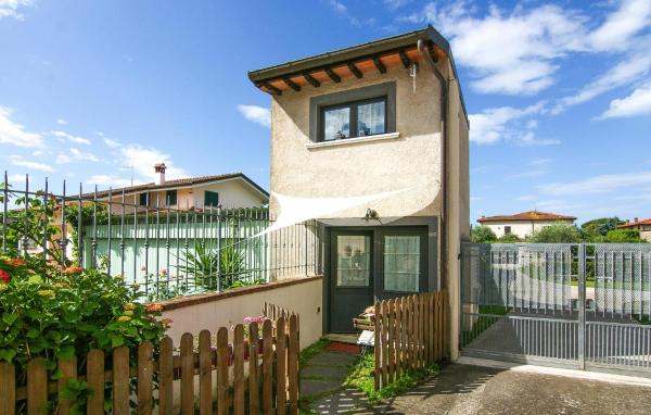 Awesome Home In Querceta With Wifi - Forte dei Marmi