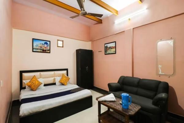 Varanasi Hotel H ! R - Near Kashi Vishwanath Temple - Providing Air Conditioned Rooms With Free Wi-fi Facility - Best Guest House In Varanasi - Varanasi