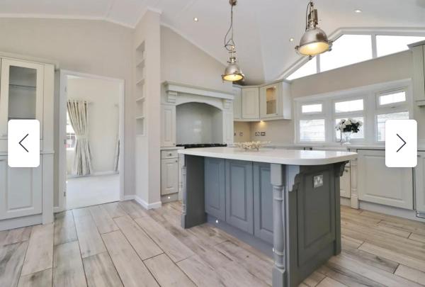 Luxury Lodge Escapes - Beaulieu