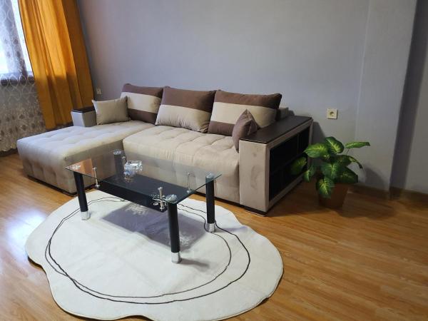 Toni's Apartament - Teteven