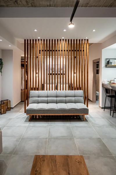 Wooden Style Apartment In Piraeus - Пирей