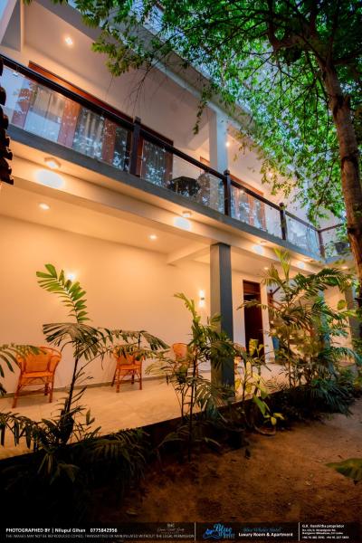Blue Whales Hotel - Hikkaduwa