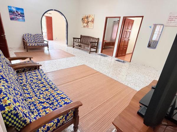 Bella Homestay Budget Ayer Keroh - 4 Bedrooms, 15 Minutes To Town - Malacca