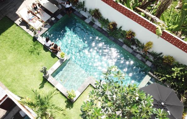 Beta Stay And Surf - Kuta