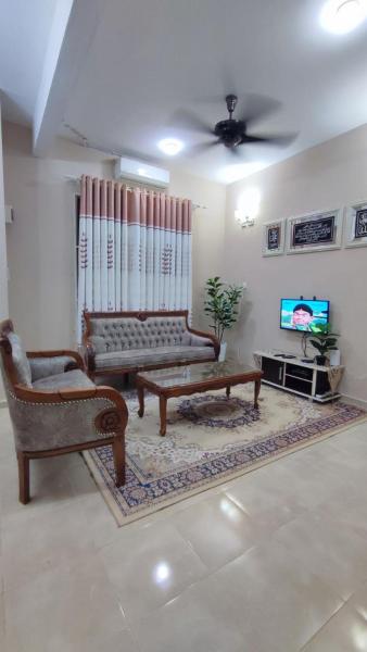 Zulzira Homestay 4 Bedroom, 3 Bathroom - Rantau Panjang