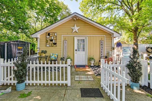 1 Mi To Dtwn: Fayetteville Studio W/ Patio - Fayetteville, NC