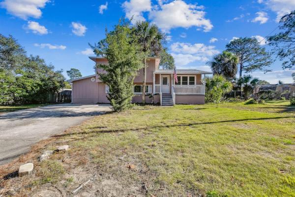 Near Downtown Beach House&apt - Woodland Escape - Pensacola, FL