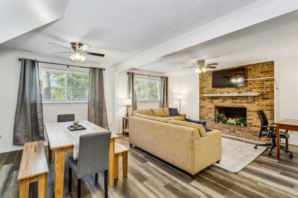 Near Downtown Beach House&apt - Woodland Escape - Pensacola, FL