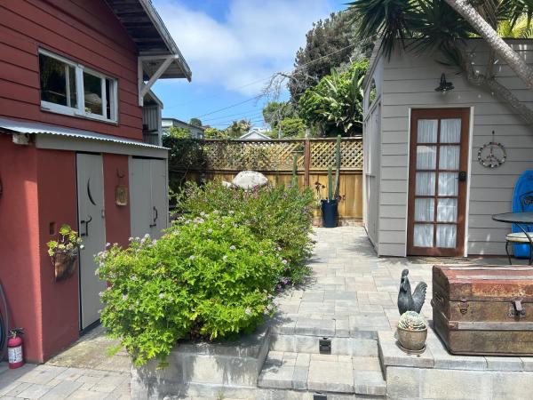 Big Red Lodge Cottage - San Diego, CA