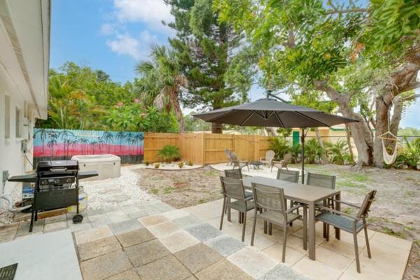 Tidepool A Chic 2br Near Anna Maria Island - Longboat Key, FL