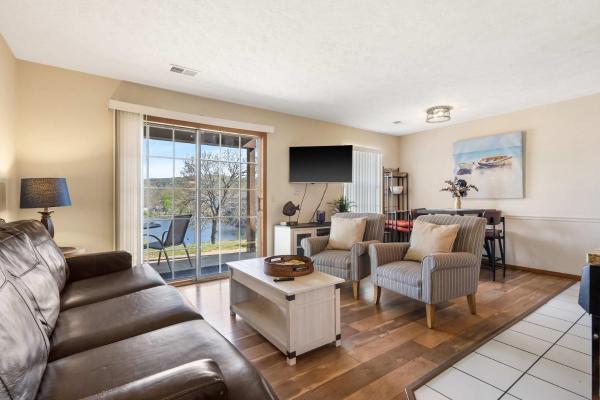 Pond View Serenity - For 6 - Branson, MO