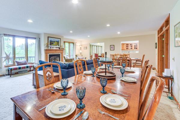 Lakeside Spooner Home With Game Room And Views! - Wisconsin