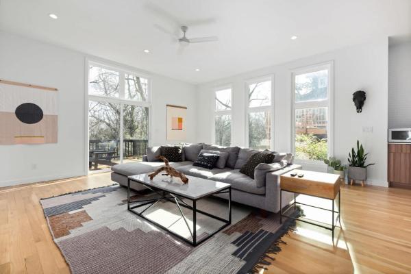 Modern Amenities Downtown - Raleigh Craftsman - Lake, Raleigh