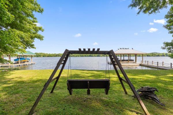 River Access And Dock - Chickamauga River Refuge - Decatur, TN
