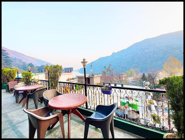Hotel Azur Palace Near Mall Road - A Premium Hotel - Pangoot