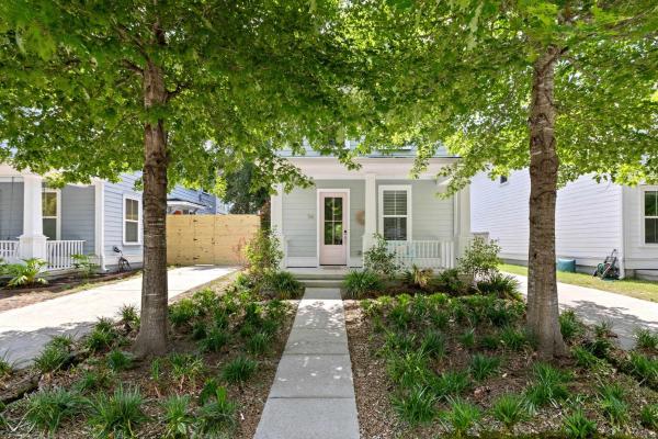 Dixie Dreams Old Village 5 Mins To Dtwn - Folly Beach, SC