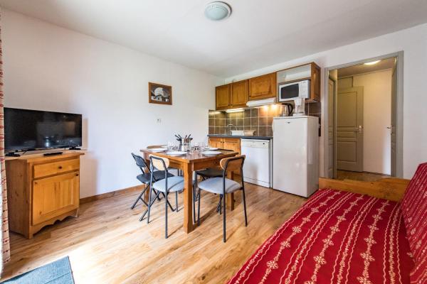 Cozy 35m2 Apartment In Albiez-montrond - La Grave