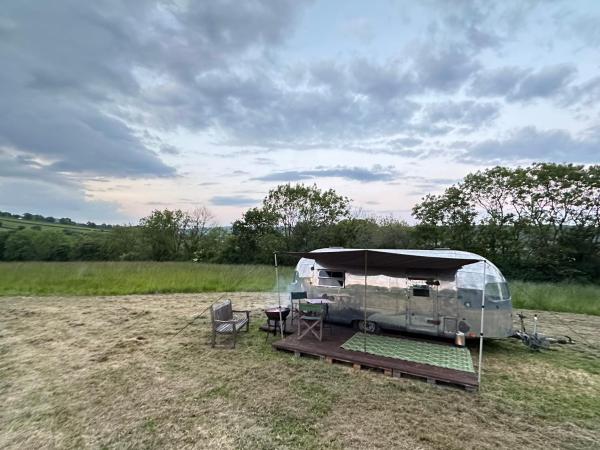 Jurassic Airstreams At Hartridge Springs Glamping - Honiton