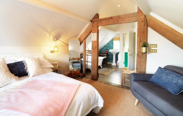 The Crown - Witney