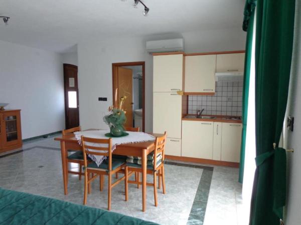 Apartments Alenka - Studio Apartment With Balcony - Rovinj