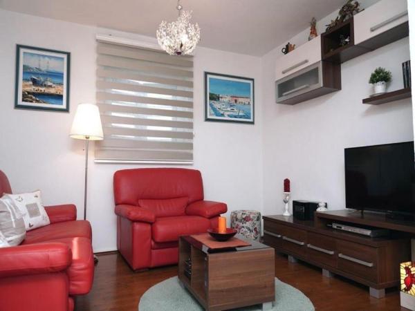 Apartment Marijana - Two Bedroom Apartment With Terrace - Supetar