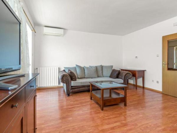 Two Bedroom Apartment With Terrace And Sea View - Selce, Horvátország