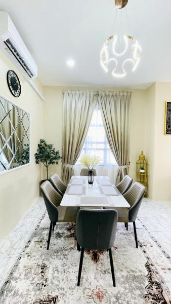 Homestay The Indra - Gambang