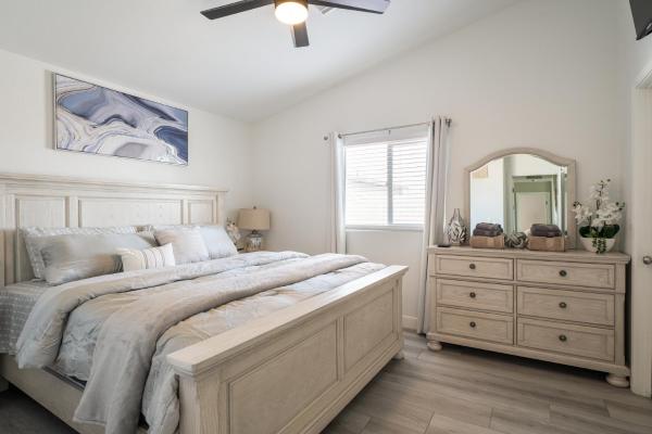 A Modern Home Away From Home! - Las Vegas, NV