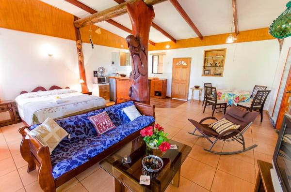 Cabañas Moai - Easter Island