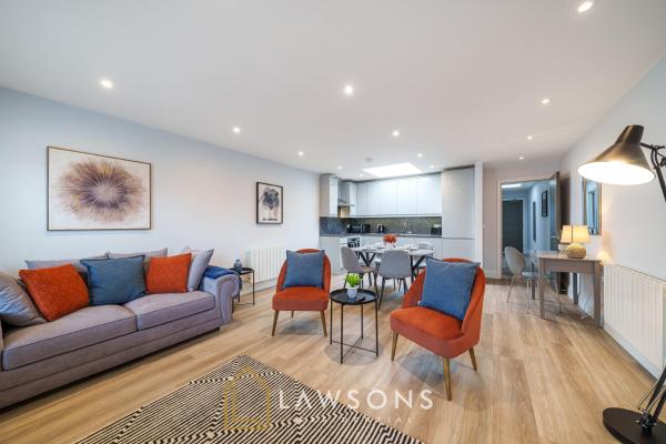 Penthouse Living By Lawsons - Slough