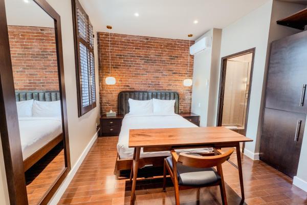 Self Check-in Boutique Hotel - Quartier Latin - Room 202 - Montreal