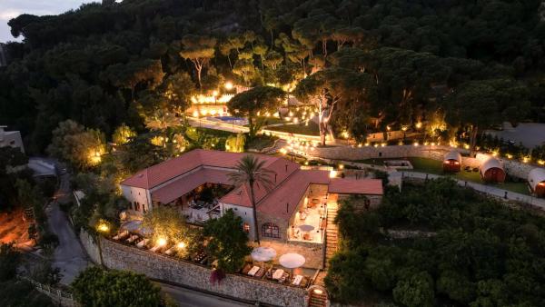 Chateau Du Comte - Lebanon