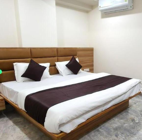 The Gravity Hotel - Ahmedabad