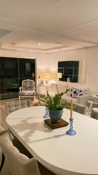 Charmosa Casa Em Bairro Nobre De Curitiba - Araucária