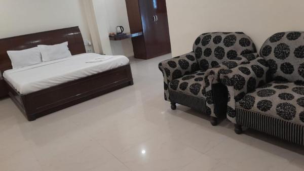 Sports Club Of Jabalpur By Twc - Dżabalpur