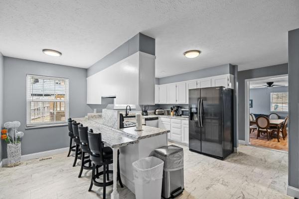 Rocky Top Retreat By Venture Smoky Mountains - Gatlinburg, TN