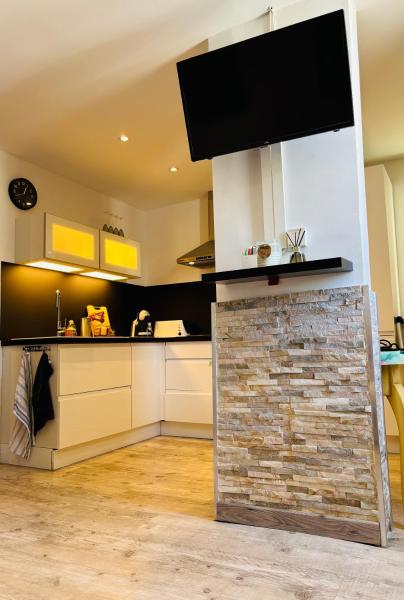 Cosy T2 Climatisé Sur Le Port à 5min De La Mer Parking Privé Linge De Bain Et De Lit Fournis - Leucate