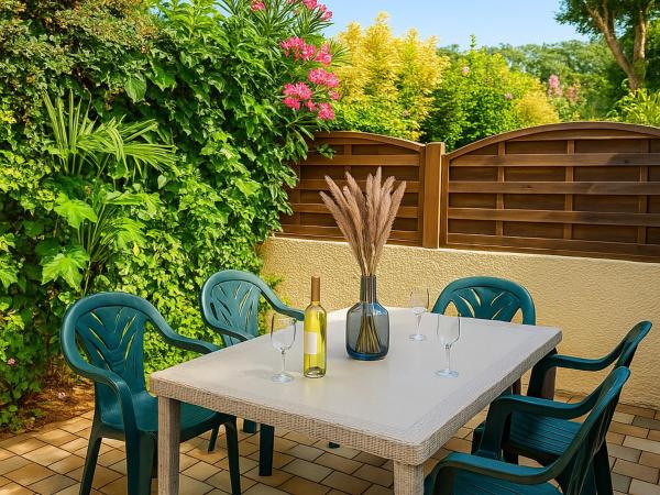 Pavillon Climatisé 2** à 10 Min De La Plage - 2 Chambres, Cuisine éQuipée, Parking Sécurisé - Fr-1-732-47 - Argelès-sur-Mer