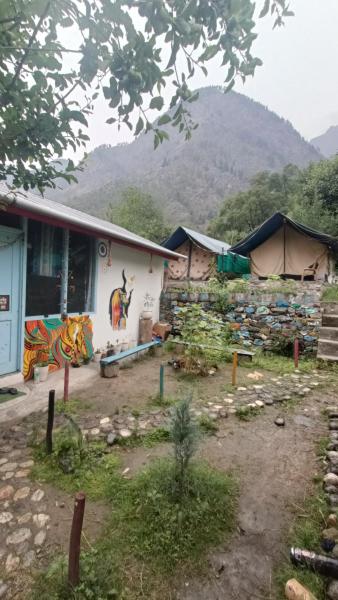 Four Season Cafe - Himachal Pradesh