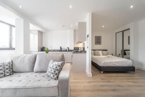 Convenience Studio In Solihull With Parking Nec & Airport - Solihull