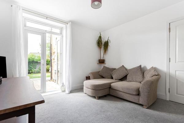 Bright Garden Flat In Ashford Town With Free Parking - Uxbridge