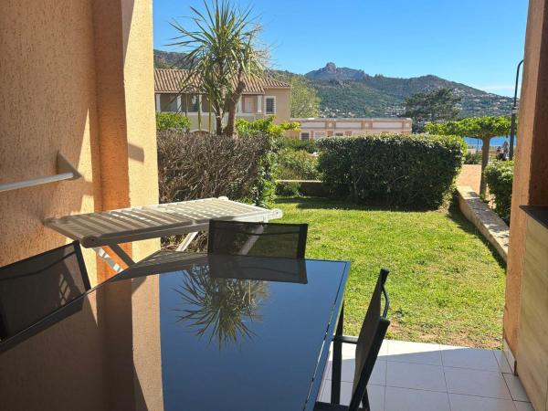 2 Pièces Rdj Climatisé Avec Accès Piscine, Tennis, Golf Et Plus, Proche Méditerranée Et Massif De L'estérel - Fr-1-504-685 - Cap Estérel