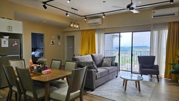 Oasisstay 4 Bedrooms Apartment With Studio At Bangi Sentral - Putrajaya