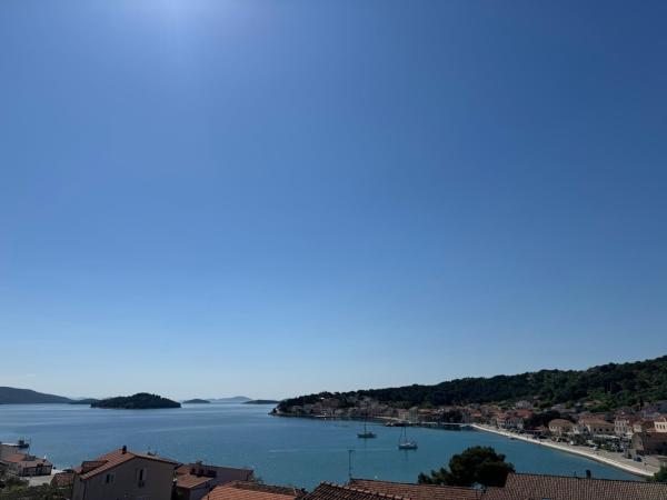 Amazing Sea View Apartment - Tisno