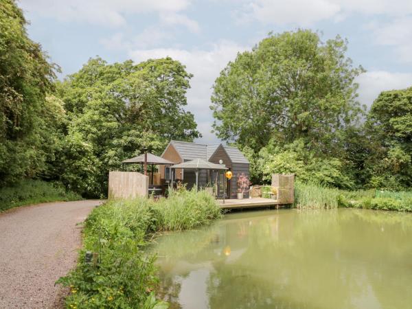 Maple Lodge At Bridge Lake Farm & Fishery - Banbury