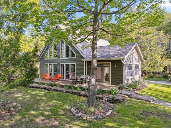 Top Of The Hill Cabin By Simple Life Rental - Egg Harbor, WI