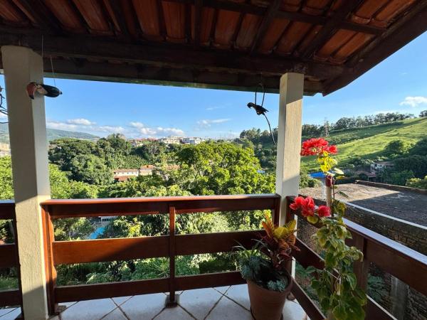 Casa Com Linda Vista No Centro - Serra Negra